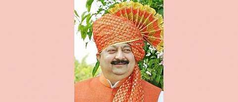 ब्रेकिंग ! आचारसंहिता भंगप्रकरणी माजी आमदार दीपक साळुंखे-पाटील ...