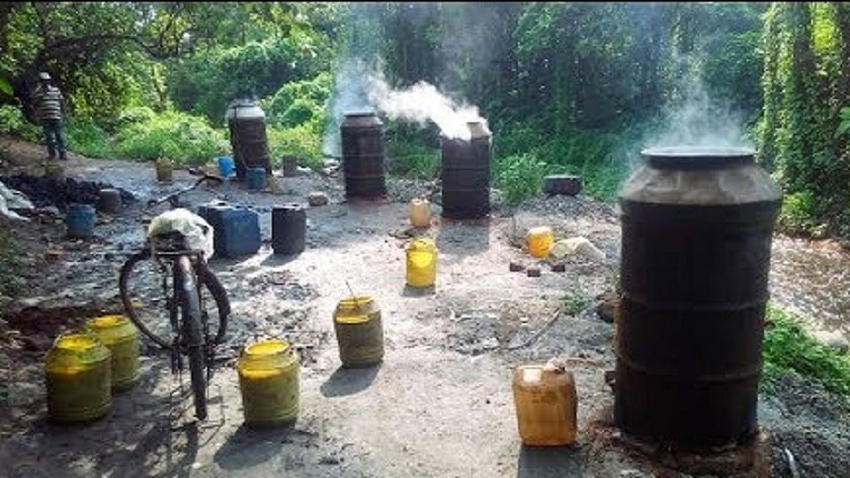 विदेशीचे वांदे...तळीरामांचा स्वदेशीकडे मोर्चा!