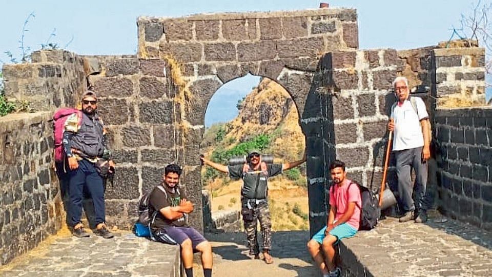 रसाळगड, महिपतगड व सुमारगडची कोकण मोहीम
