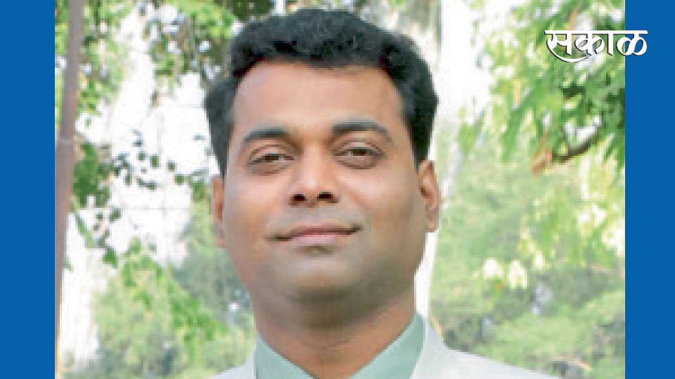 ठोकर खातच अधिकारीपदाचा प्रवास
