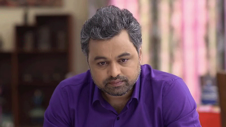 No Mobile In Theater : ...तर यापुढे नाटकात काम करणार नाही- सुबोध भावे