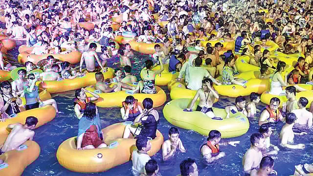 वुहानमधील पूल पार्टीचे चीनकडून समर्थन