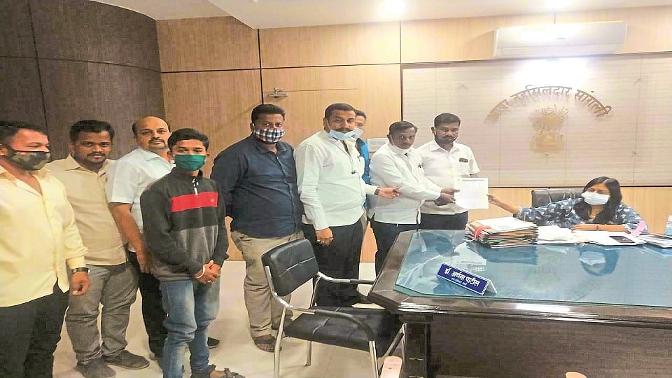 कुपवाड तलाठी कार्यालयात कारभारामुळे नागरिकांची गैरसोय