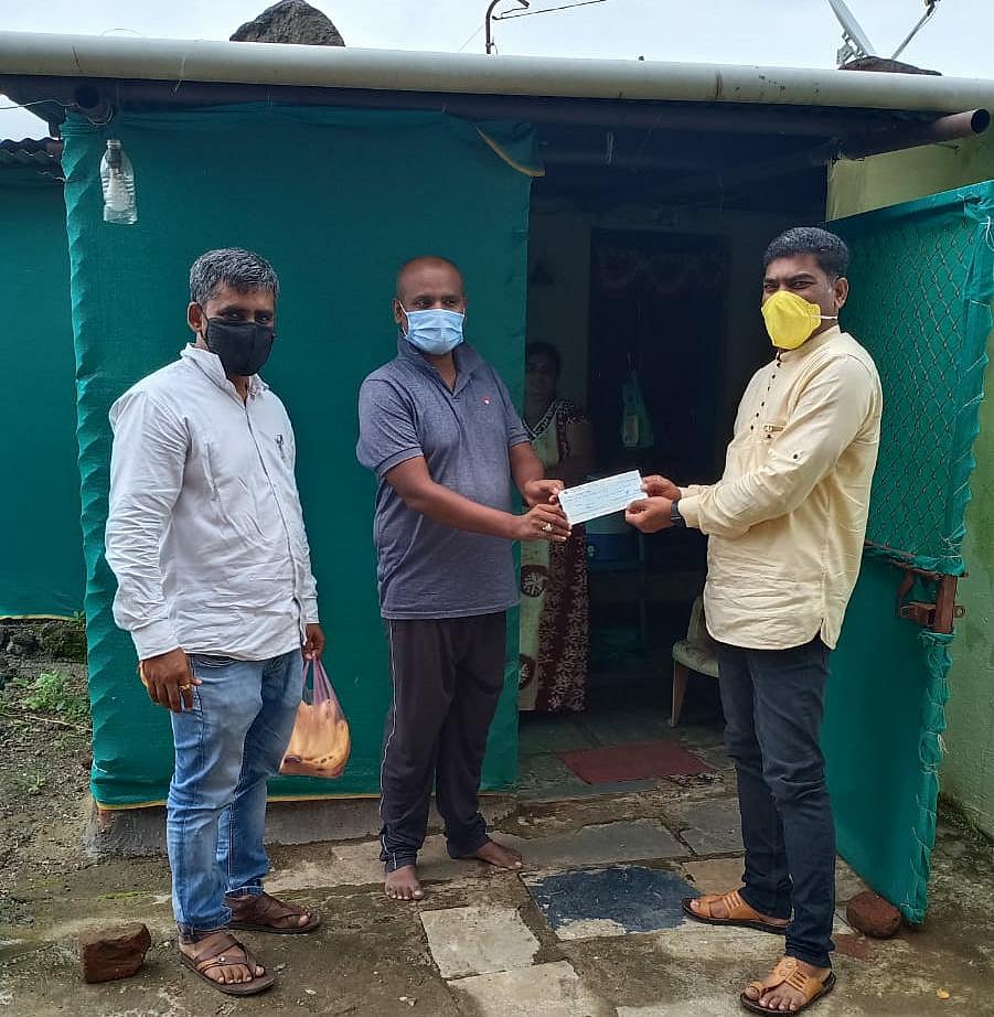 सोशल मीडियावर मदतीचे आवाहन; मित्रांकडून ५१ हजार जमा