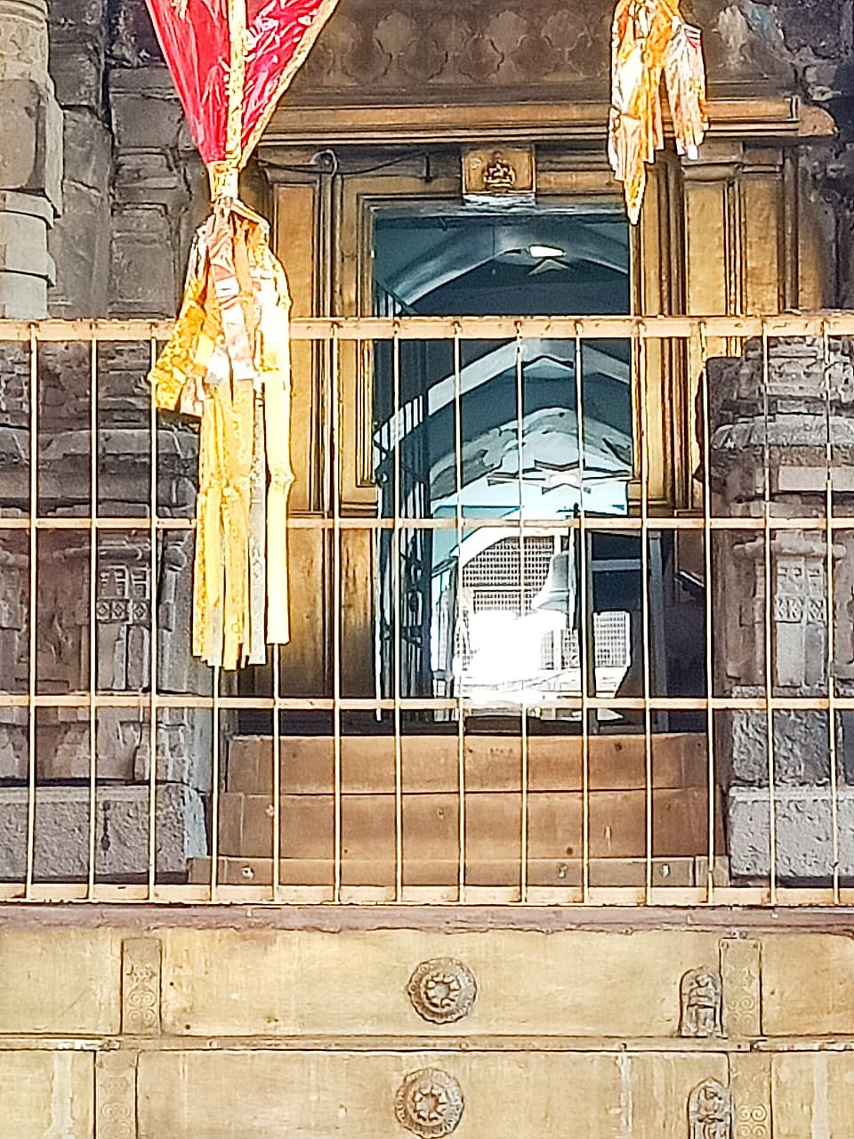 दिवाळीनिमित्त श्री विठ्ठल मंदिराचे महाद्वार उघडले ! मात्र दर्शनासाठी ...