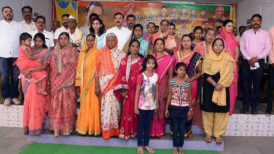 अजितदादा पवार व हर्षदादीदी देशमुख- जाधव यांच्या वाढदिवसानिमित्त रंगला ...