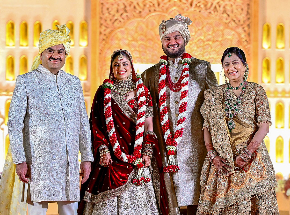 Gautam Adani's son Jeet marries Diva Shah; donates Rs 10,000 crore for ...