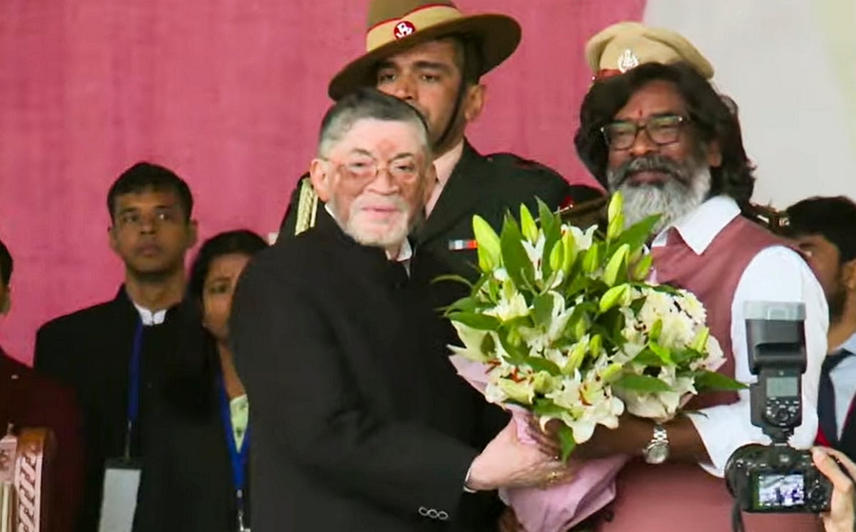 Hemant Soren takes oath as 14th Chief Minister of Jharkhand; becomes ...
