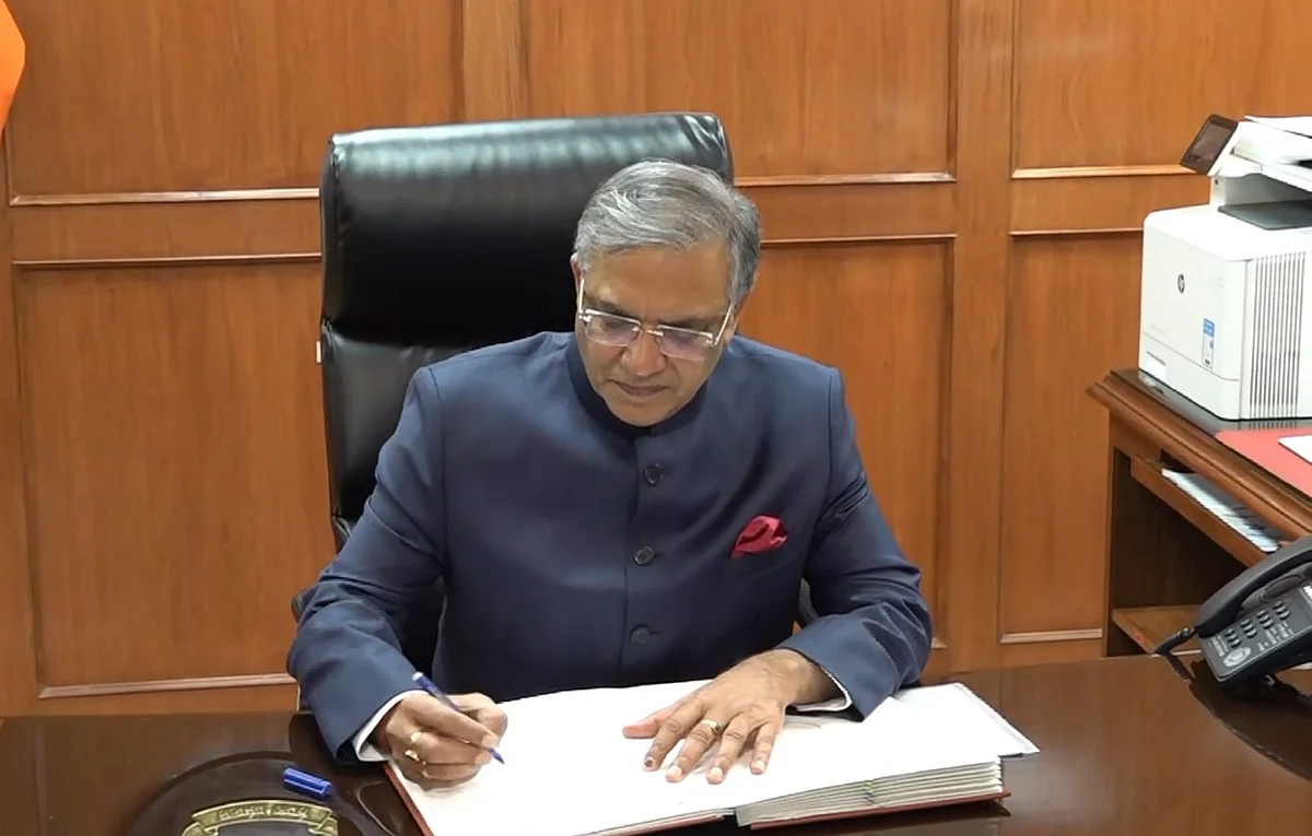 Gyanesh Kumar assumes charge as CEC; Vivek Joshi as EC Gyanesh Kumar assumes charge as CEC; Vivek Joshi as EC