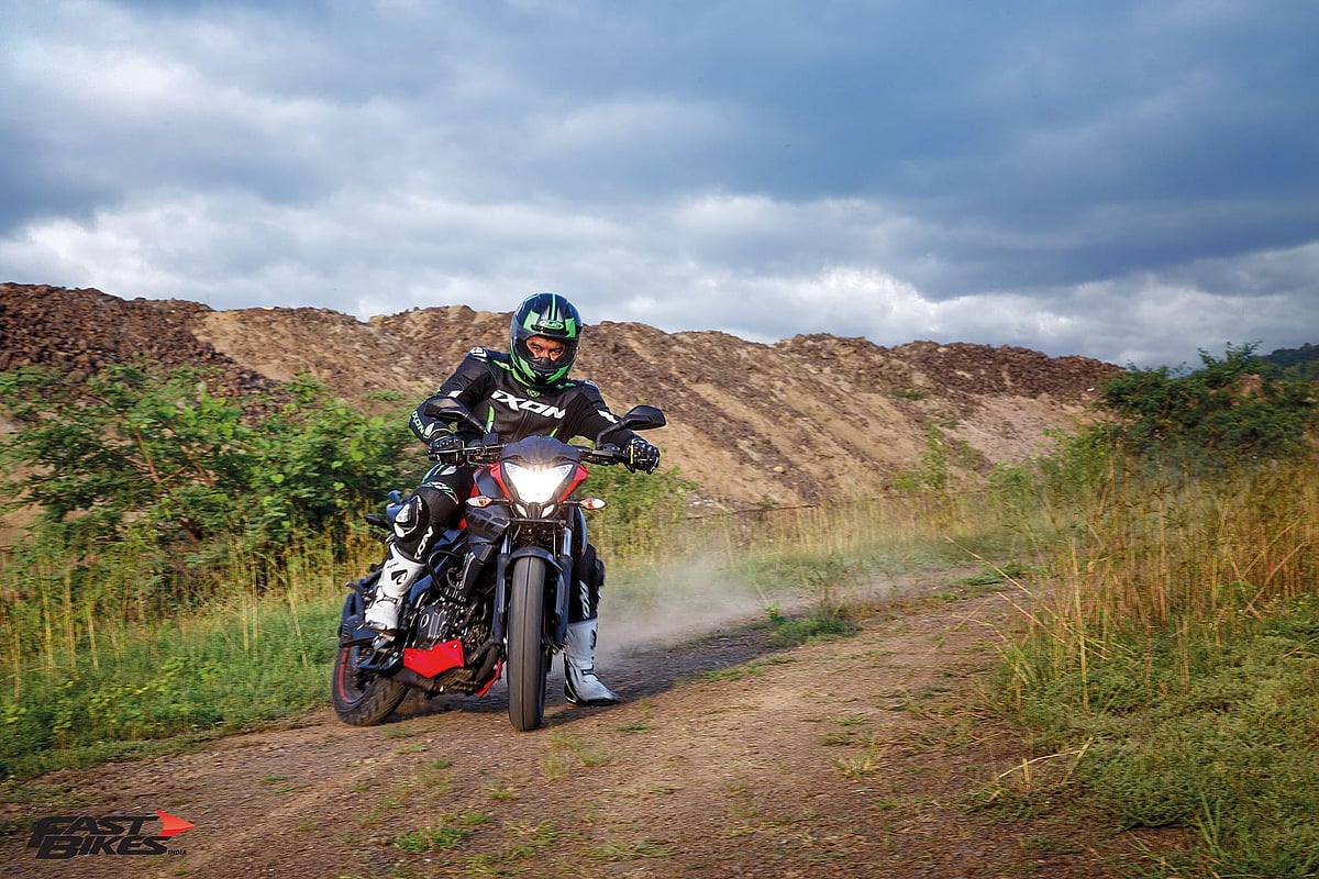 Bajaj Pulsar Stuntmania: How to slip and slide