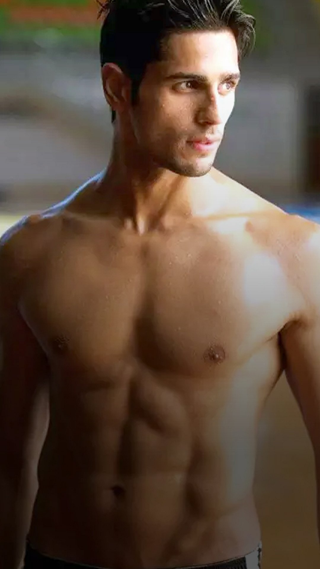 Student Of The Year Siddharth Malhotra Body