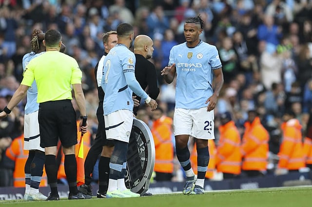 De Bruyne responds as player completes 'amazing' late Man City transfer
