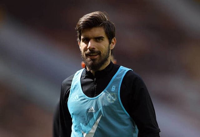 Sources: Ruben Neves opens door to Man United move after talks open