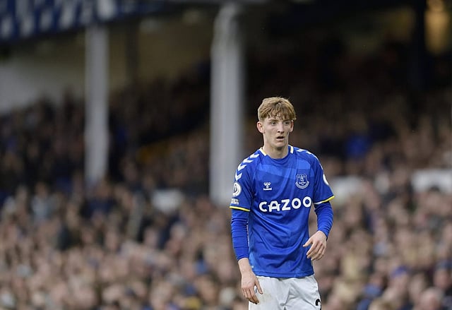 Everton star Gordon 'won't get another decision' after derby antics ...