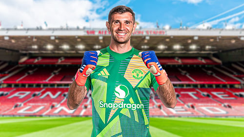 Emiliano Martinez 'disappointed' after Man United deal collapsed