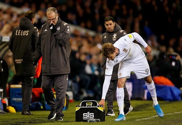 Leeds United news: Bent points finger at Bielsa over striker saga