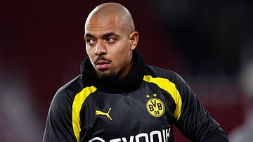 Exclusive: Borussia Dortmund respond after Aston Villa submit Donyell ...
