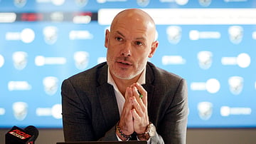 Hackett: Bobby Madley in 'serious trouble' with Howard Webb after ...