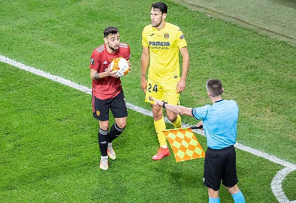 Manchester United news: Hackett wants VAR change after Fernandes clip