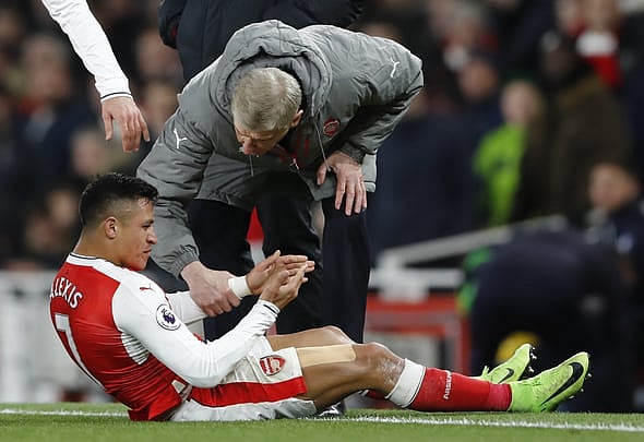 Arsenal news: club reveals why Sanchez and Ozil are left out of game