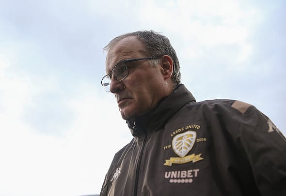 Leeds news: Bruce tips Kiko Casilla to leave the club following update