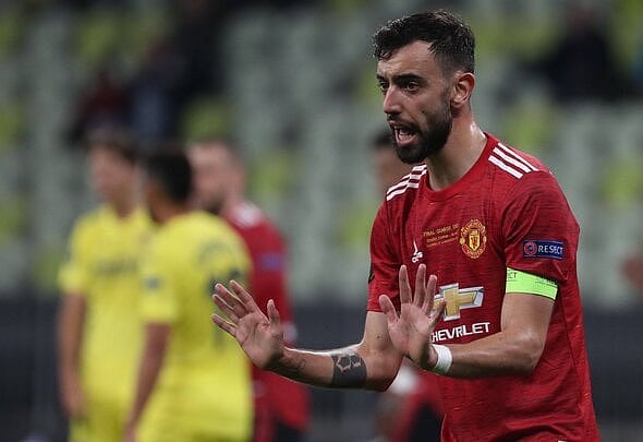 Manchester United news: Hackett wants VAR change after Fernandes clip