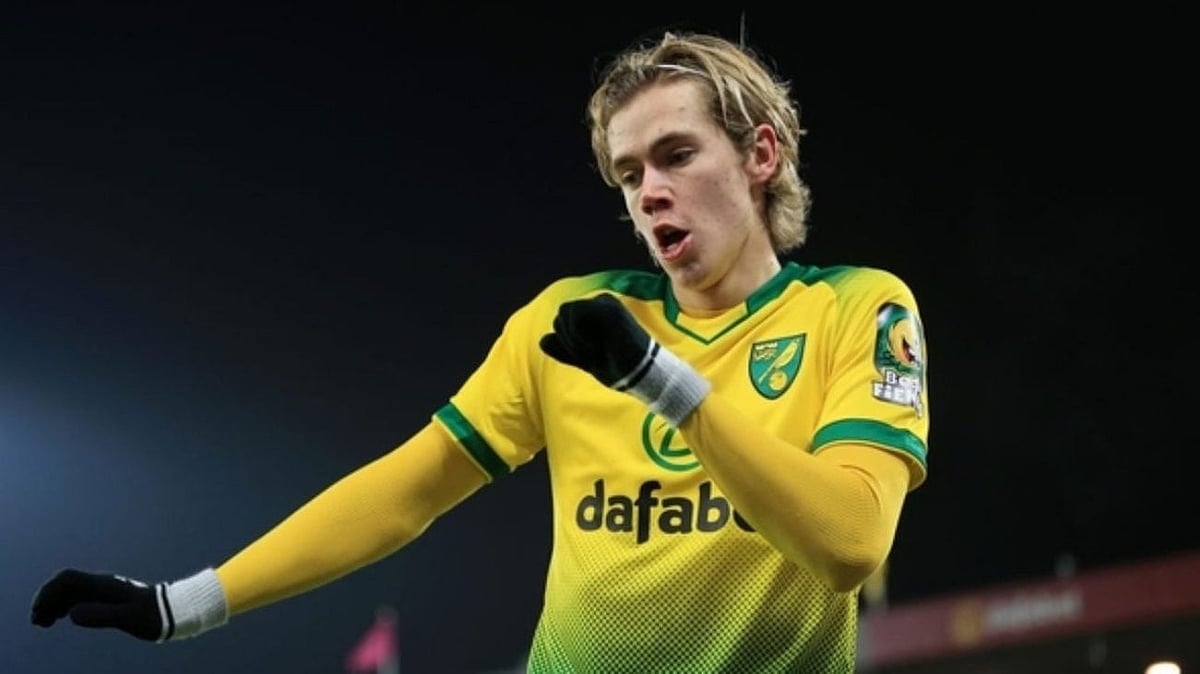 Aston Villa told by Hutton to complete 'really impressive' Cantwell signing