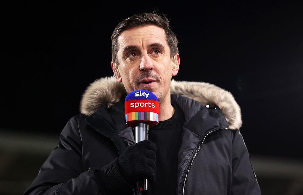 Arsenal fans slate Neville and Carragher for 'clueless' Newcastle response