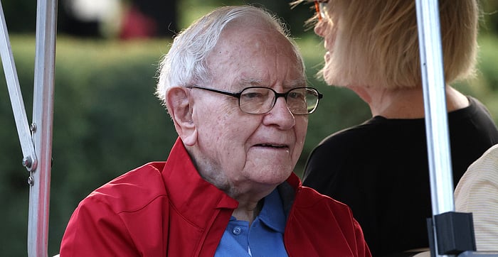 Warren Buffett likens AI to atom bomb | Fortune India