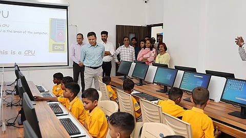 Thane : खारेगावमध्ये महापालिकेची पहिली मोफत CBSE शाळा सुरू; पहिल्याच ...