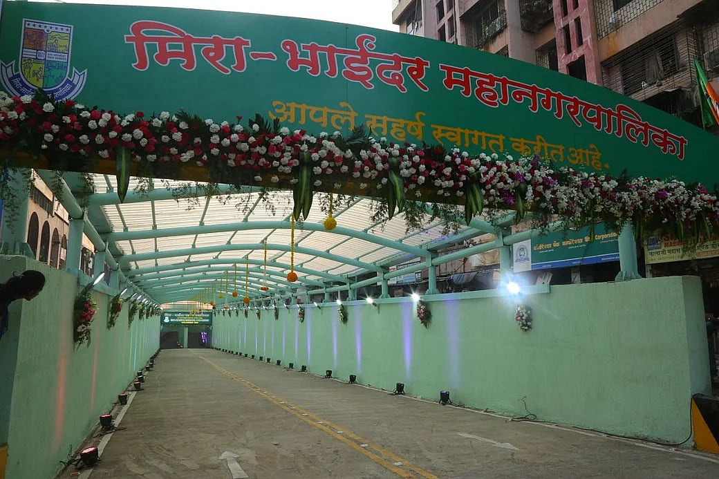 Now Sena jumps into Mayor v/s MBMC chief slugfest; civic administration ...