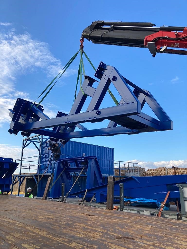 Now power your gadgets with sea-waves energy