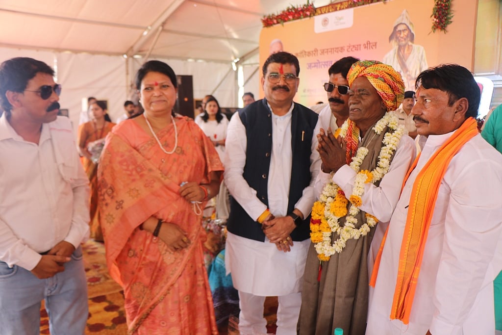 Khargone: Governor calls upon youths to take inspiration from Tantya Mama