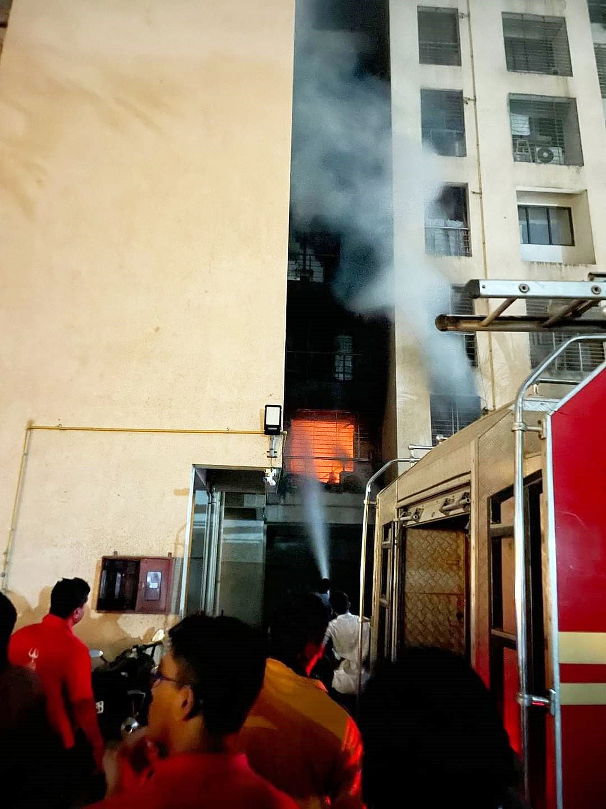Mira-Bhayandar: Two flats gutted in high rise fire in Kanakia area ...