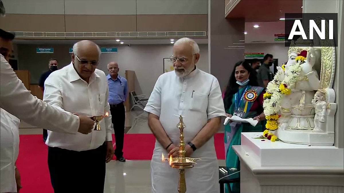 Gujarat: PM Modi inaugurates AM Naik Healthcare Complex and Nirali ...