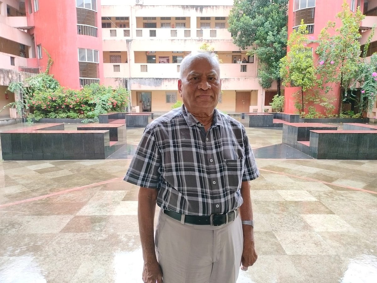 80-year-old graduates prove it's never too late!