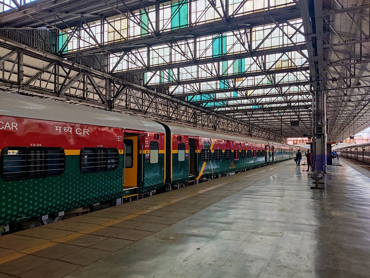 Mumbai-Pune Deccan Queen express: Here's how Central Railway has ...