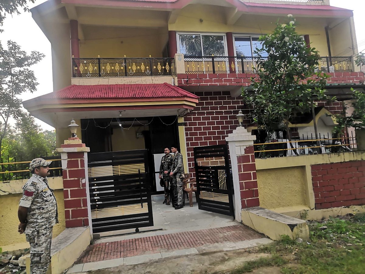 Bhopal: EOW raid on MP power company assistant engineer unearths six bungalows, 12 plots worth ...