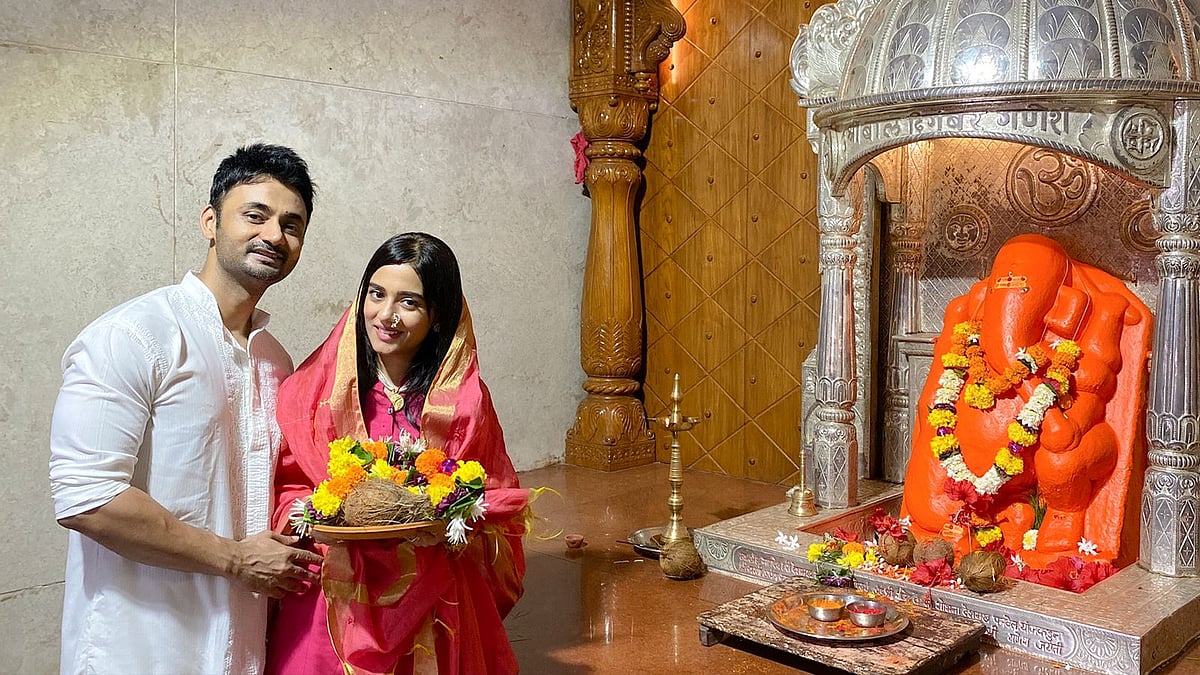 Ganeshotsav 2022: Amrita Rao and RJ Anmol revisit Bal Ganesh temple in ...