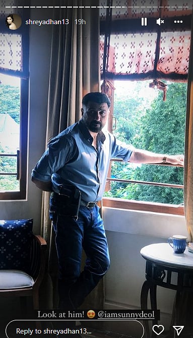 Shreya Dhanwanthary shares BTS photos of Pooja Bhatt, Sunny Deol from ...