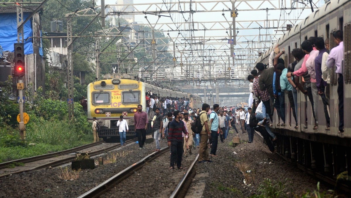 Mumbai: Glitch leads to cancellation of 36 local trains on Central ...