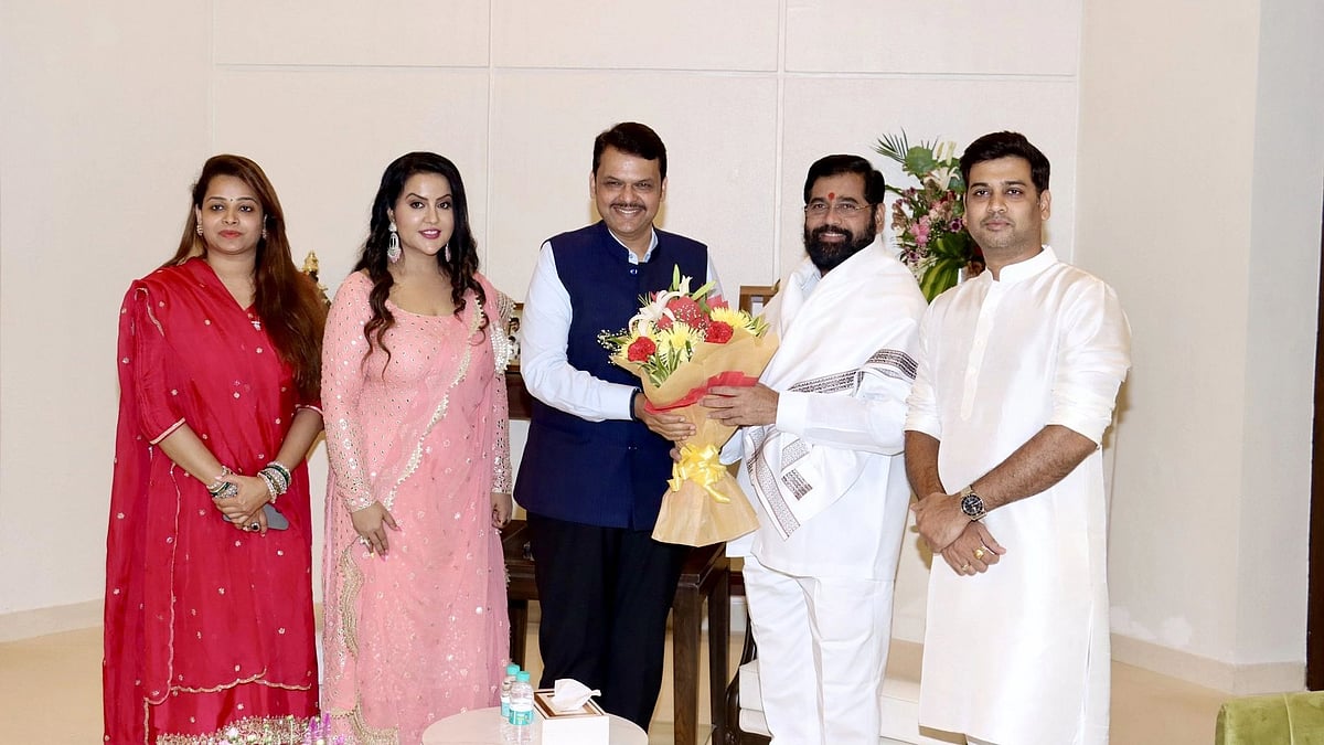 Mumbai: Deputy CM Fandvis meets CM Shinde to extend Diwali greetings