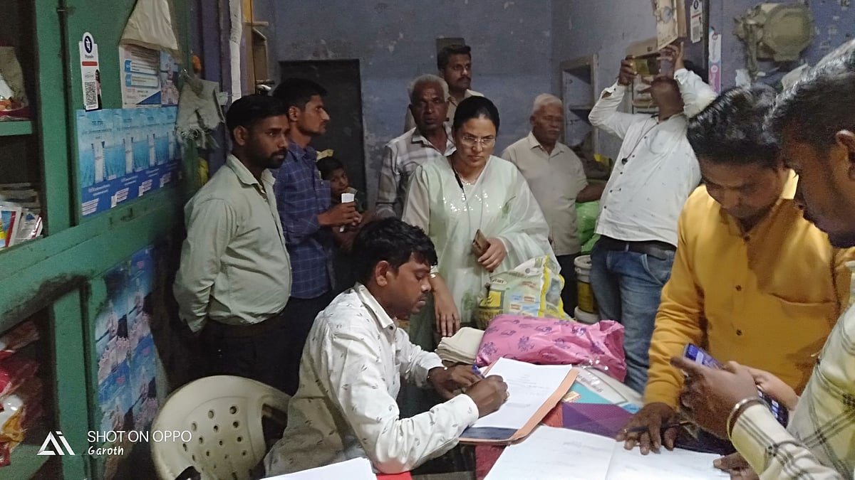 MP: Officials seize over 28 tons of spurious fertilizer from godown