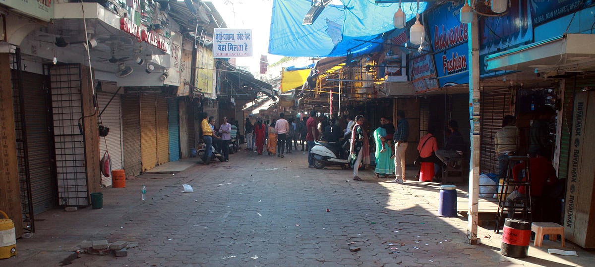 Bhopal: Mobile court issues challans to encroachers at New Market ...