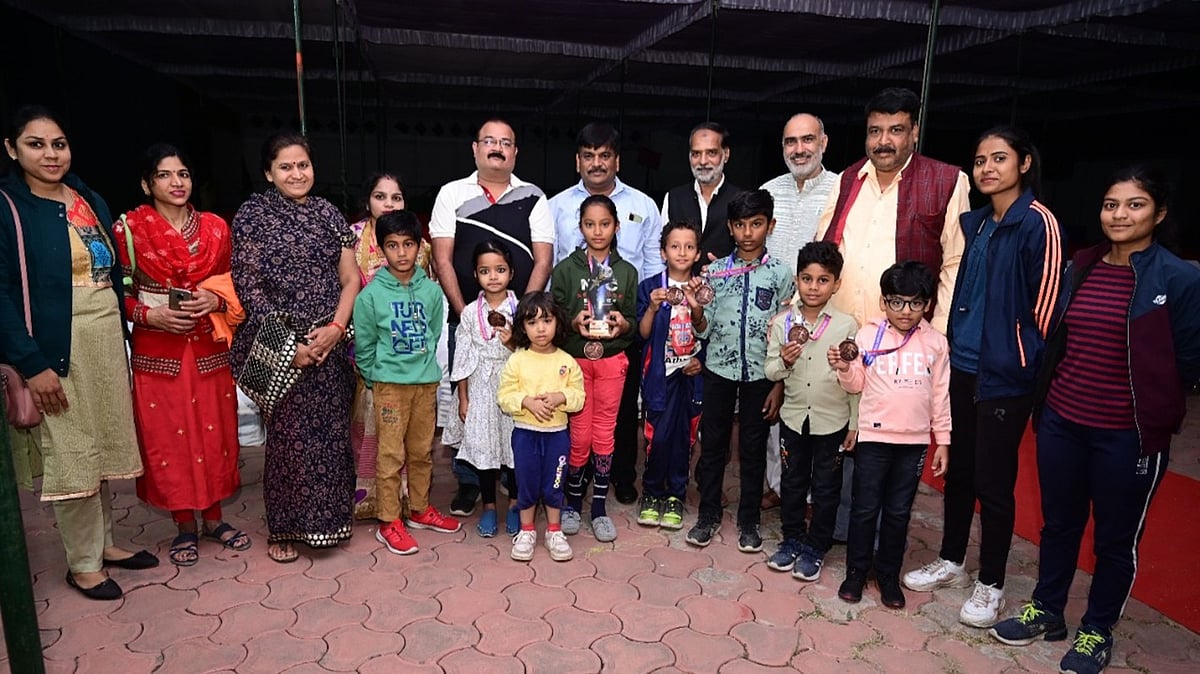 News Diary Dewas: Stellar show of Dewas roll ball team