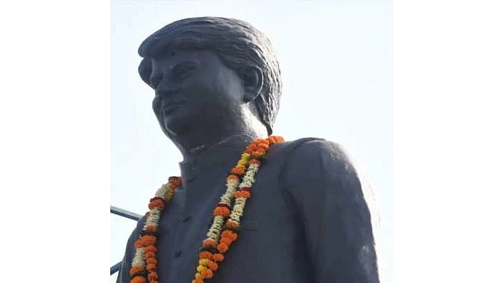 MP: Madhavrao Scindia's life-size statue bruises egos, sets off legal ...