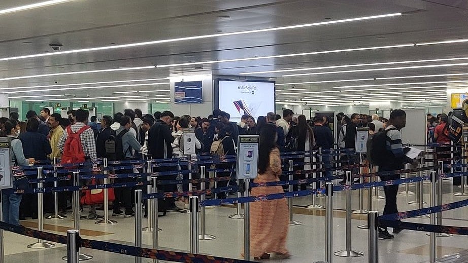 Chaos at Delhi Airport after passengers face delays in security checks ...