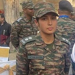 Lt Chetana Sharma, Lt Cdr Disha Amrith & Squadron Leader Sindhu Reddy ...