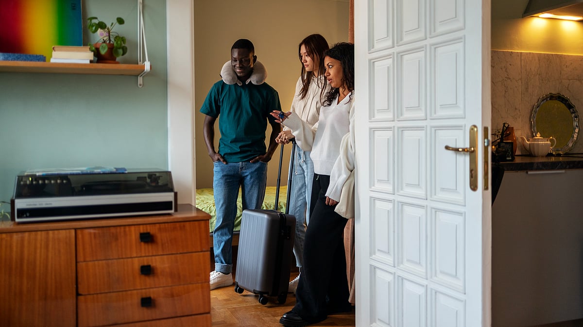 5 etiquettes you should know if you are going to someone's house as a guest