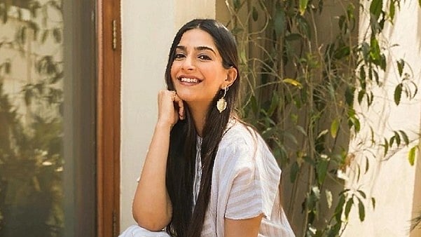Mumbai: Sonam Kapoor sells luxurious BKC flat for ₹ 32.50 crore ...